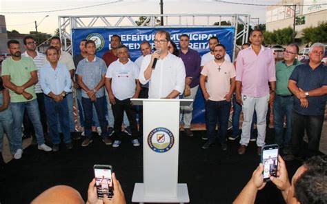 Vereadores prestigiam assinatura da ordem de serviço para construção da