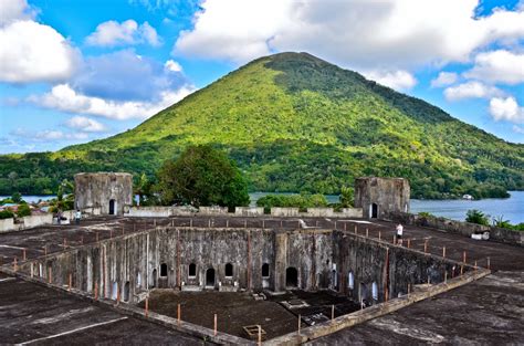 Wisata Maluku Paling Populer Yang Harus Kamu Kunjungi
