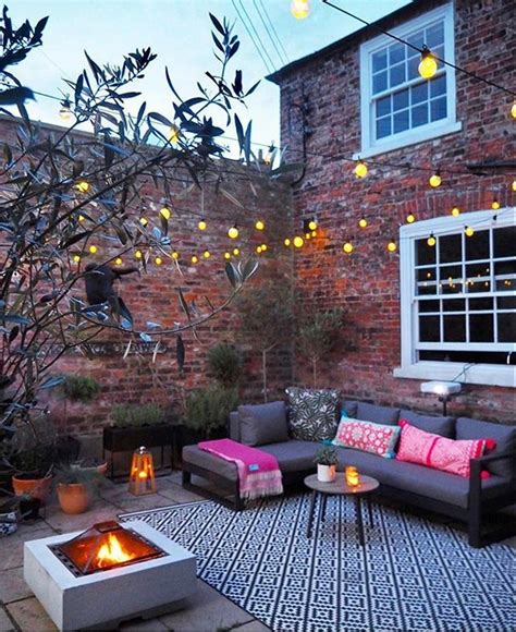 Small Courtyard Gardens Small Courtyards Courtyard Design Courtyard