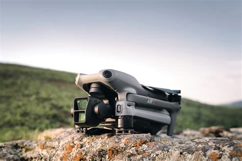 DJI Air 3 officialisé un drone compact avec deux caméras pour varier