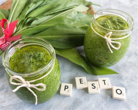 pesto z czosnku niedźwiedziego PlateByKate