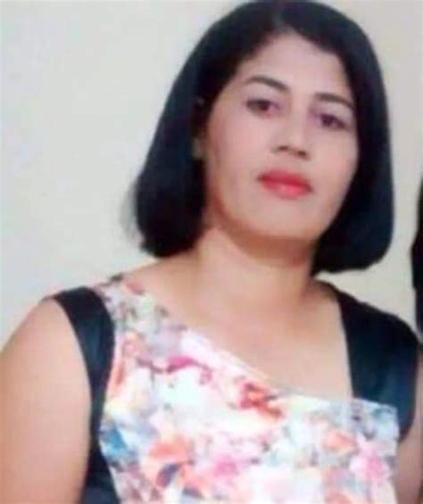Mulher morre após colidir motocicleta em um cavalo Farol de Notícias