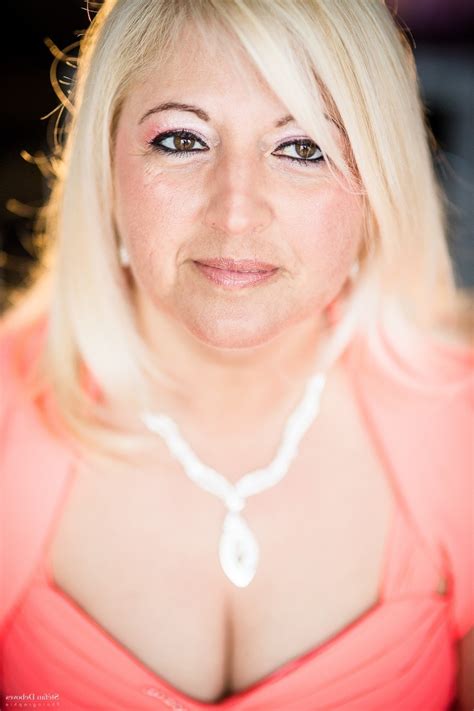 Sexe avec vieille mature à Paris cathaly 51 ans à Paris rencontre