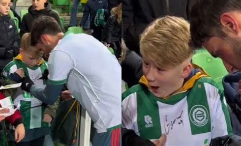El tierno detalle que Santiago Giménez tuvo con un pequeño aficionado