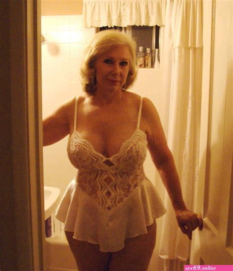 Nude Mother In Law Sexy Photos