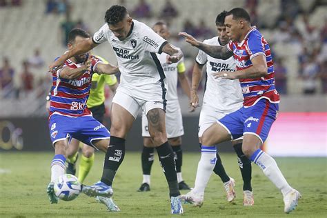 Fortaleza x Botafogo veja as escalações e onde assistir ao jogo ao