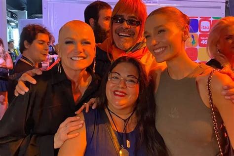 Mulher Do Meme Que Xou Da Xuxa Esse Encontra Apresentadora Em Festival