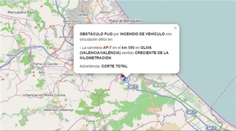 Atasco en la A7 El incendio de un camión obliga a cortar la A 7 en