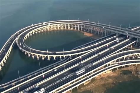 Telan Biaya 14 Triliun Jalan Tol Di Atas Air Ini Sediakan Jalur Khusus