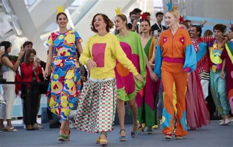 DESFILE CLEC FASHION FESTIVAL 2023 VALENCIA AGATHA RUIZ DE LA PRADA