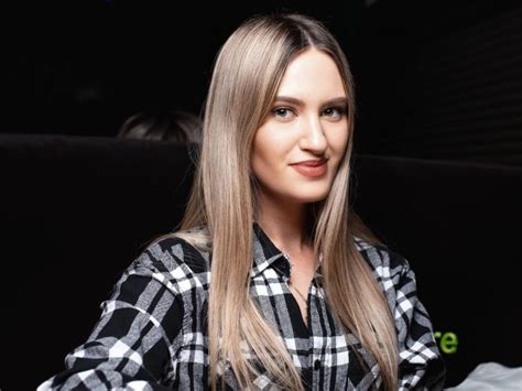 AsaFerrera Blond Babe Webcam SexCamDB