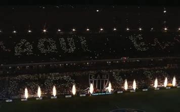 VÍDEO Torcida do Atlético MG faz Mosaico de luzes na arquibancada em