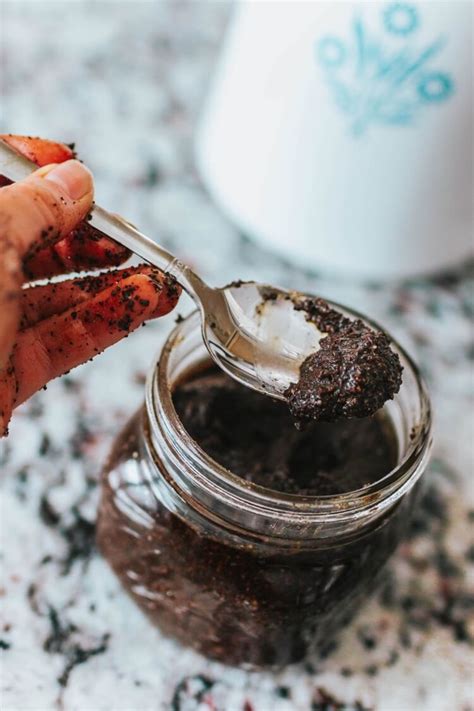 Gommage visage marc de café 5 recettes pour une peau radieuse