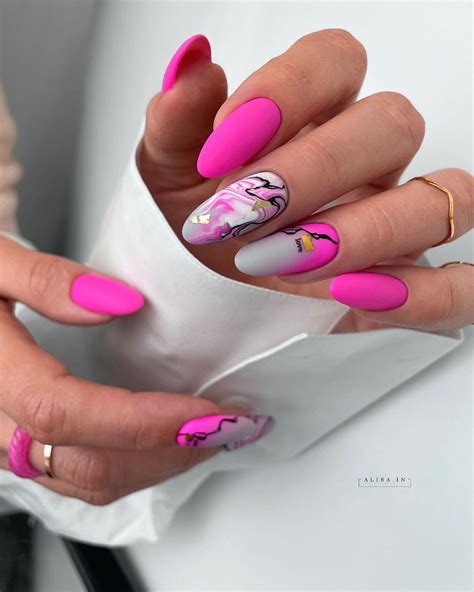30 Pretty Marble Nails For Every Season And Mood Hairstyle