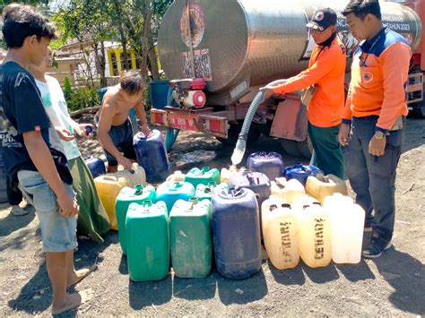 Antisipasi Kekeringan BPBD Distribusikan Air Bersih Ke Sejumlah Desa