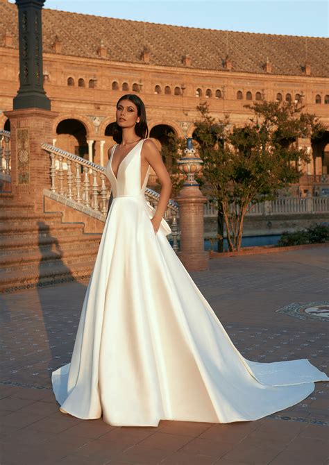 Robes de mariée de Pronovias 2023 Mariages net