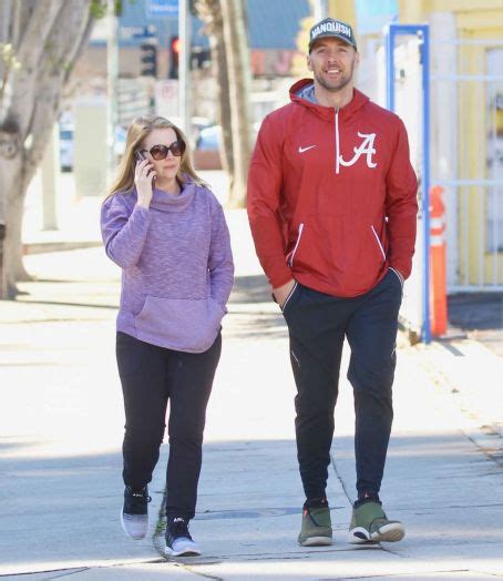Melissa Joan Hart Candid Downblouse At The Park Famousfix