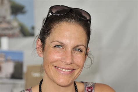 Astrid Veillon Complex E Une Petite Trapue