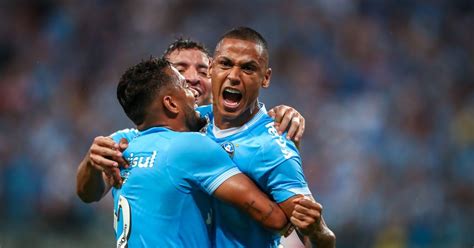 Grêmio passa pelo Ferroviário e vai à terceira fase da Copa do Brasil