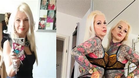 Una mujer con el cuerpo completamente tatuado a sus 57 años muestra