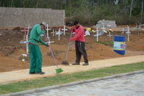 Cemitérios municipais estão prontos para visitação do Dia de Finados