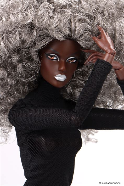 Covergirl The September Issue Convention Studio Doll Nude Bonus