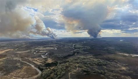 Wildfires In Canada S Alberta British Columbia Prompt Evacuation Orders