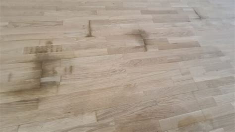 Cómo Eliminar Manchas en Parquet Guía Profesional