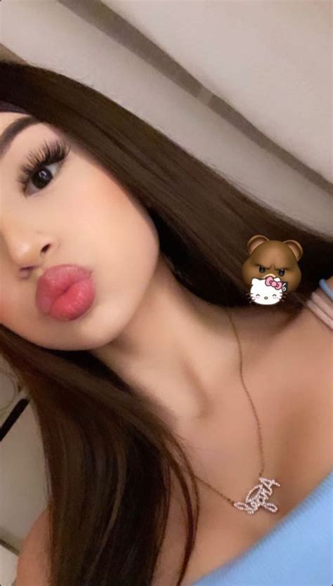 Pin By On Wrd Pretty Latinas Latina Makeup Looks Pretty Selfies