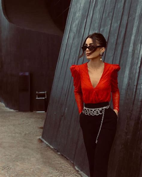 Introducir 93 Imagen Outfit Blusa Roja Y Jeans Abzlocal Mx
