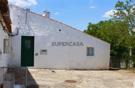 Quintas e casas rústicas Quintinha T3 à venda na Rua das Casas Novas