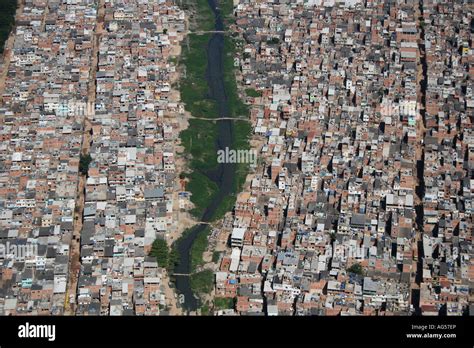 LA CITTA DI DIO UNA FAVELA DI RIO DE JANEIRO UN FILM DI FERNANDO