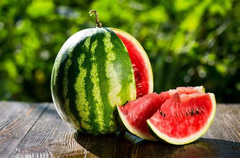 Kaya Nutrisi Ini 13 Khasiat Buah Semangka Untuk Kesehatan Tubuh