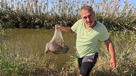 Pescuit La Pluta Pe Canal Salbatic De Irigatie YouTube