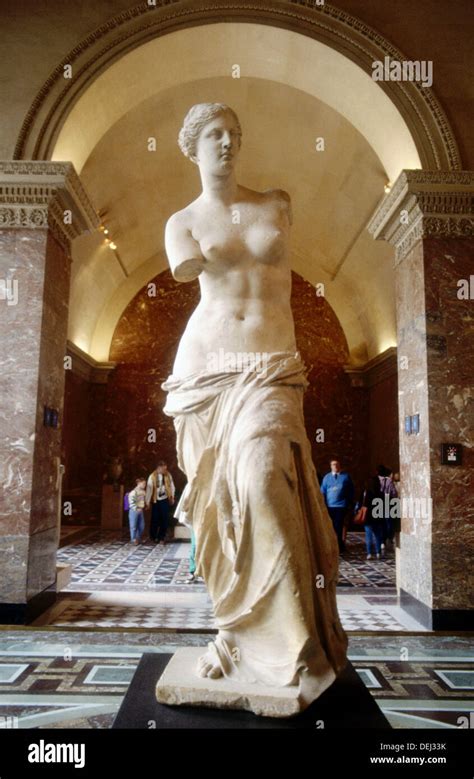 Venus De Milo Statue At Louvre Museum Paris France Stock Photo Alamy