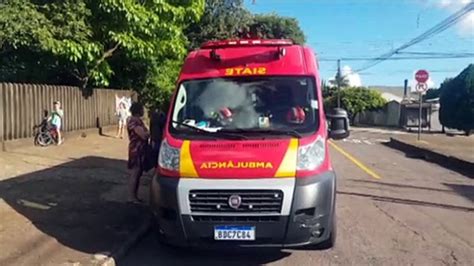 Mulher é socorrida pelo Siate após sofrer torção em joelho no Parque