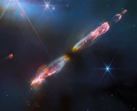 James Webb Telescope Captures Wild Image Of Newly Born Star