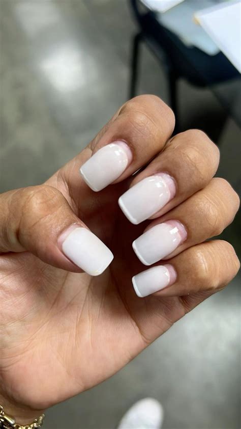 Retoque de uñas acrílicas 2024