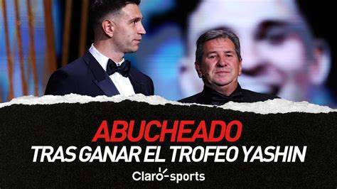 Dibu Martínez abucheado tras ganar el Trofeo Yashin Balón de Oro 2023