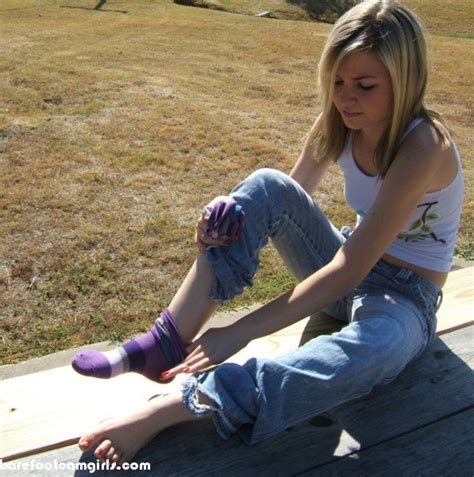 Barefoot College Girls Barefoot Milfs Pics More Pics Page 4