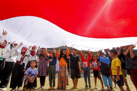 Contoh Puisi Kemerdekaan Singkat 17 Agustus Varia Katadata Co Id