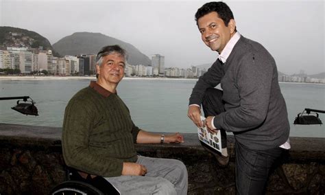 Otávio Leite promete área acessível para cadeirantes na praia Jornal