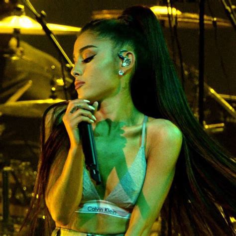Stunning While Performing Of Ariana Grande Nude Celebritynakeds