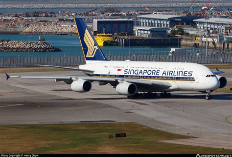9V SKZ Singapore Airlines Airbus A380 841 Photo By Henry Chow ID