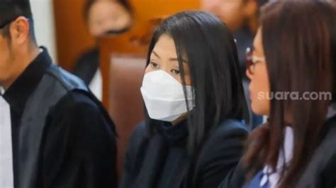 Ngaku Sakit Saat Jalani Sidang Tuntutan Putri Candrawathi Izin Yang
