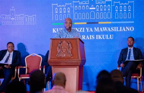 MKURUGENZI WA KURUGENZI YA MAWASILIANO YA RAIS IKULU AZUNGUMZA NA