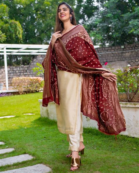 Red Banarasi Dupatta With Suit Buy And Slay