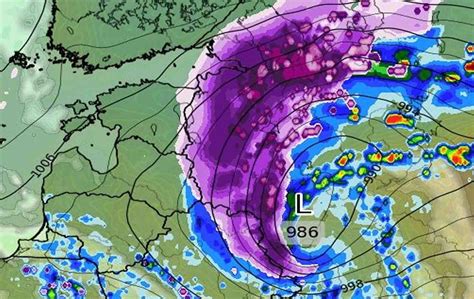Śnieżyca blisko Polski Spadnie do 20 cm śniegu Zaskakujący atak zimy