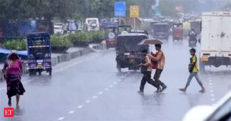 Delhi Weather Update Heavy Rains Lash Delhi 17 Flights Were Diverted