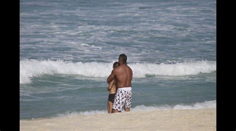 Foto Vitor Belfort E Joana Prado Curtem O Visual Da Praia Da Barra